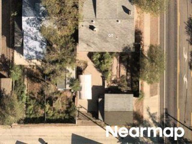 N 12th St