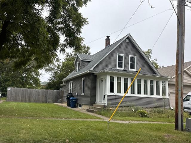 N 12th St