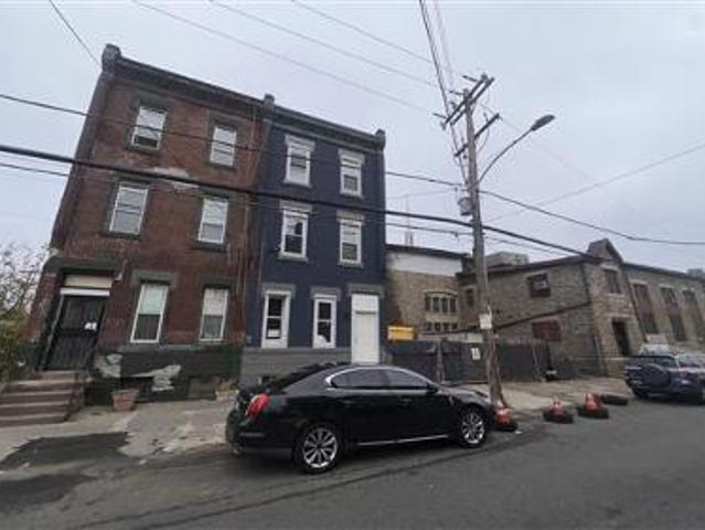 N 12th St