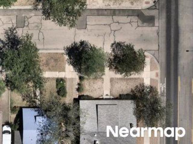 N 12th St