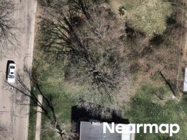 N 12th St