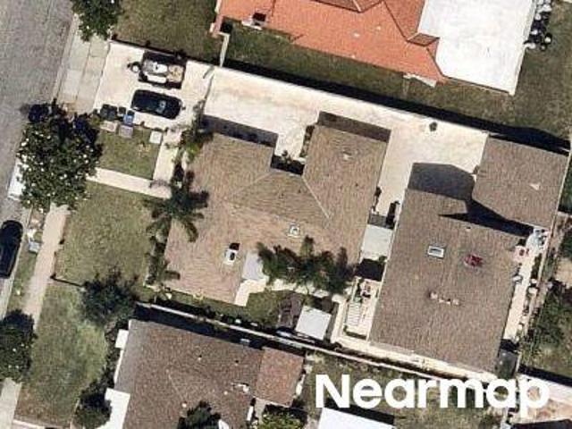 N 12th St