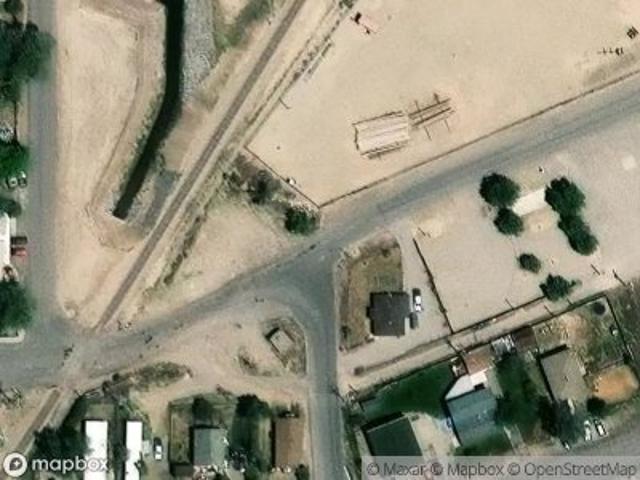N 1371 East St