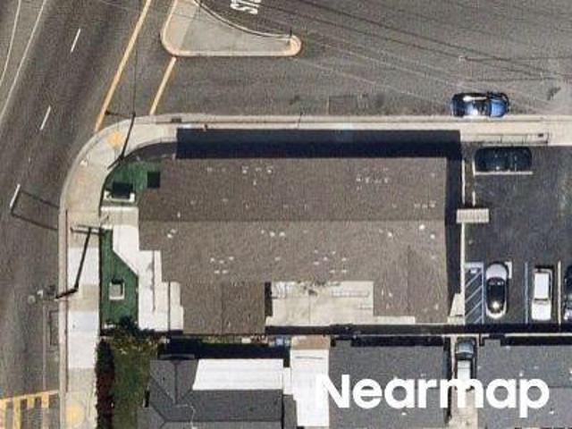N 1st St