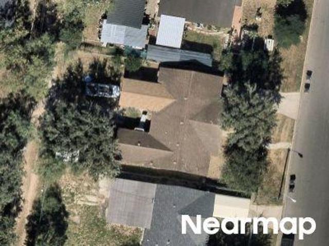 N 1st St