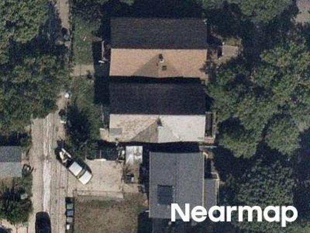 N 1st St