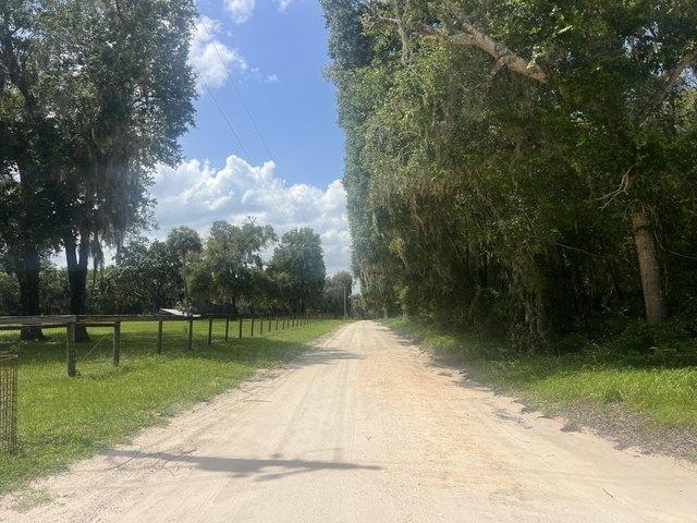 N 1st St, Satsuma, FL 32189