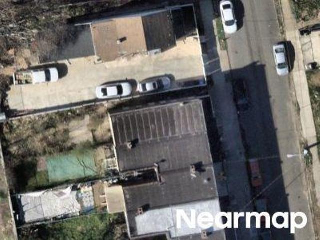 N 24th St