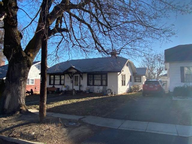 N 25th Ave