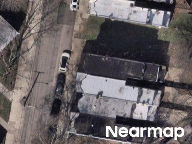 N 25th St