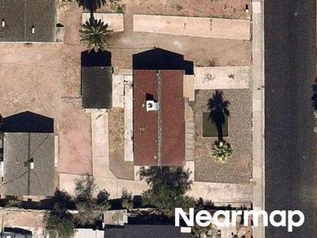 N 25th St