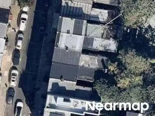 N 25th St