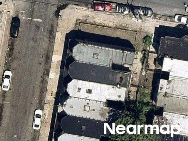 N 25th St