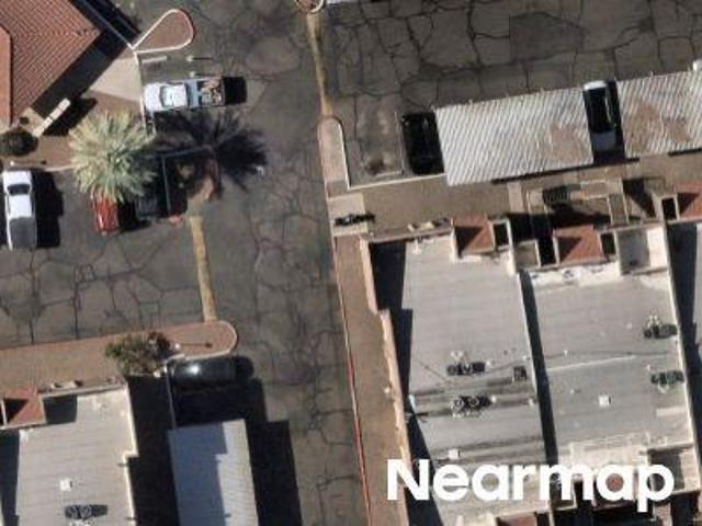 N 25th St