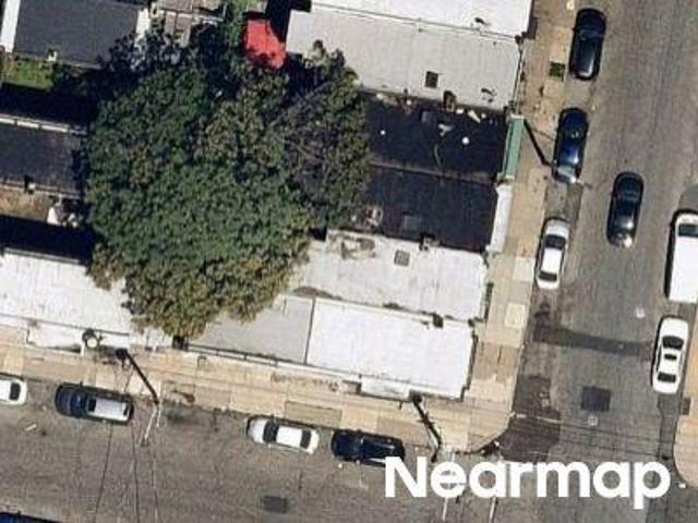 N 25th St