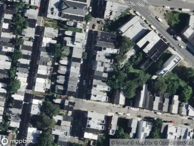 N 25th St