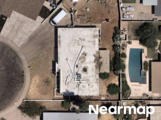 N 25th St