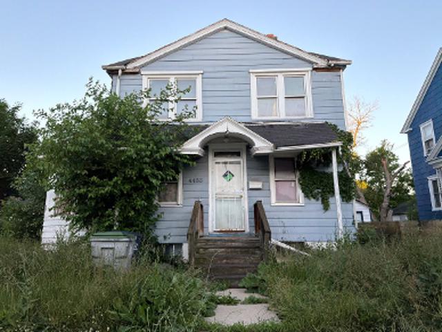 N 25th St