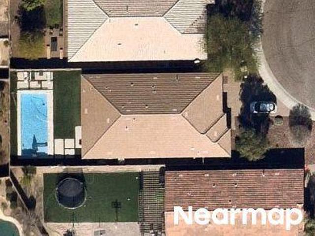 N 26th Dr