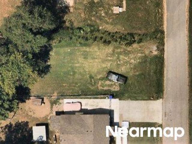 N 26th St