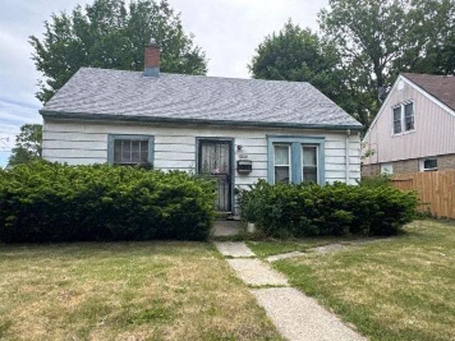 N 26th St