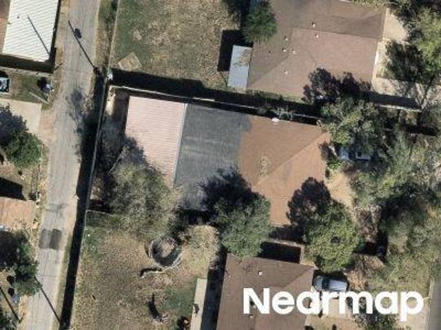 N 26th St