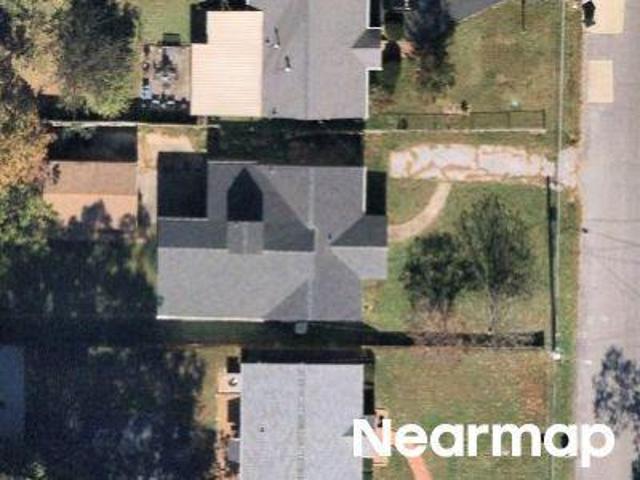 N 26th St