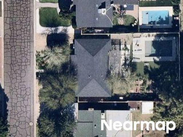 N 26th Pl