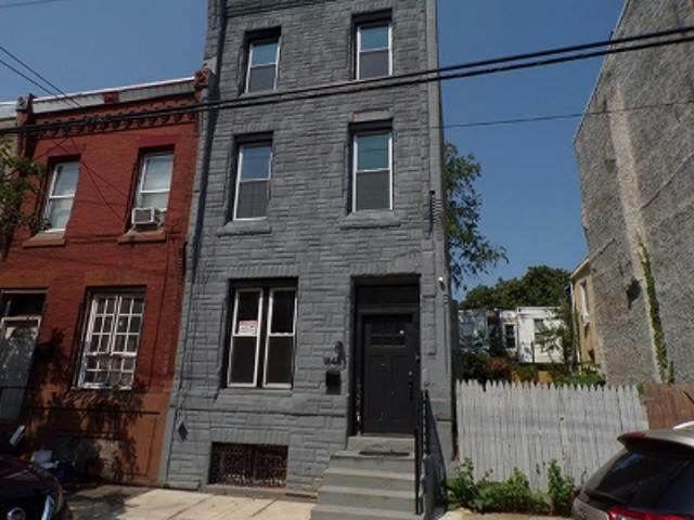 N 27th St