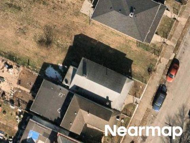 N 27th St