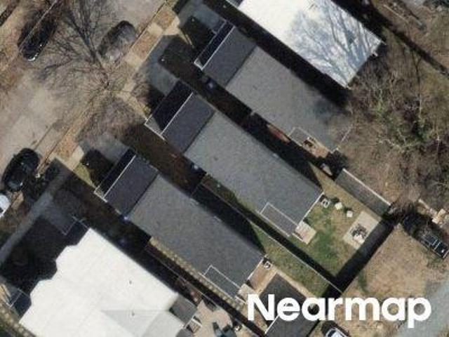 N 27th St