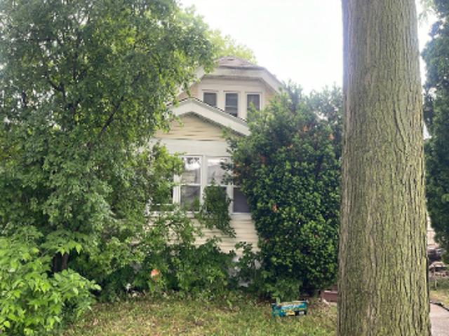 N 28th St