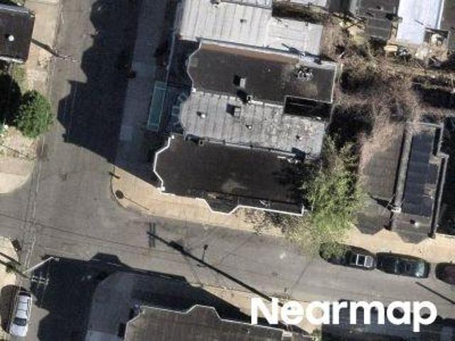 N 28th St