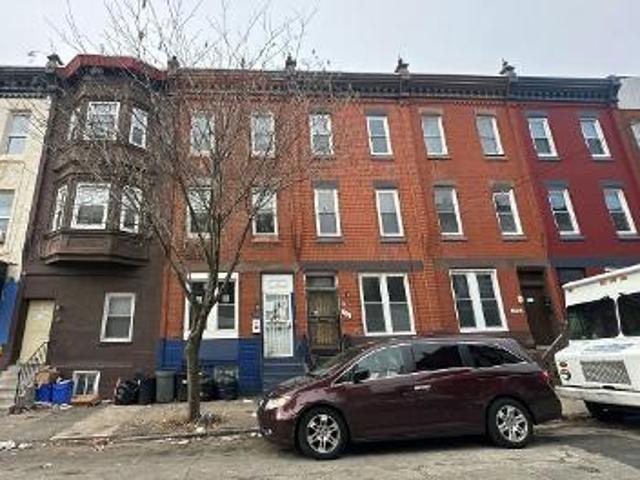 N 28th St