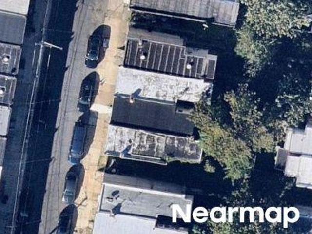 N 28th St