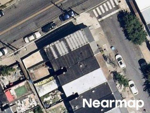 N 28th St