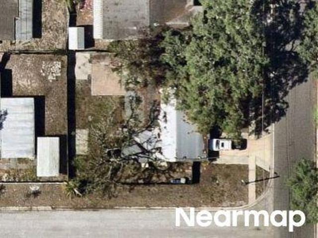 N 28th St