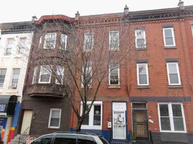 N 28th St