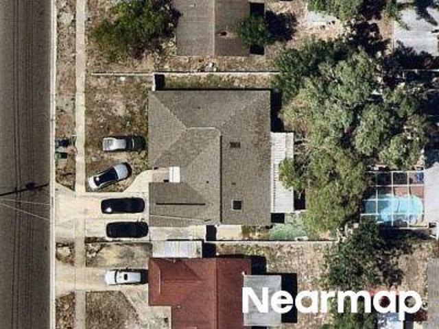 N 28th St