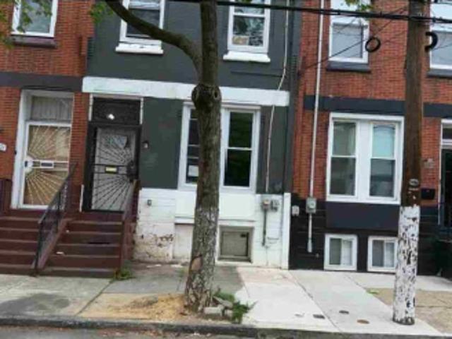 N 28th St