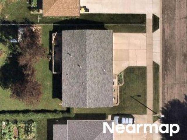 N 29th St