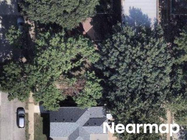 N 21st St