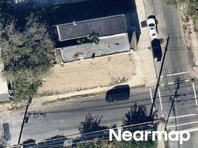 N 21st St