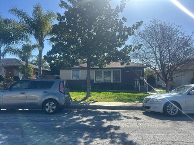 N 21st St