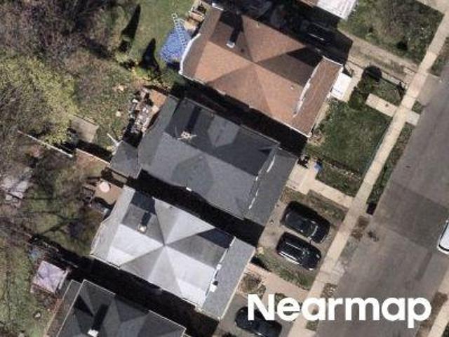N 21st St