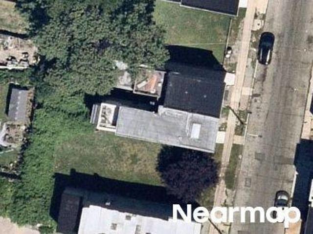 N 21st St