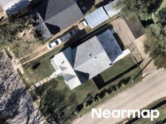N 21st St