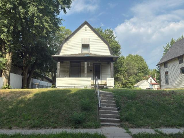 N 22nd St