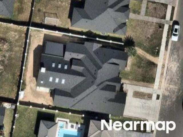 N 34th Ln