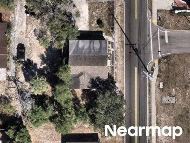 N 34th St